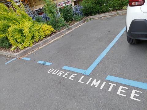 Les zones bleues, des stationnements gratuits à durée limitée | Ville ...